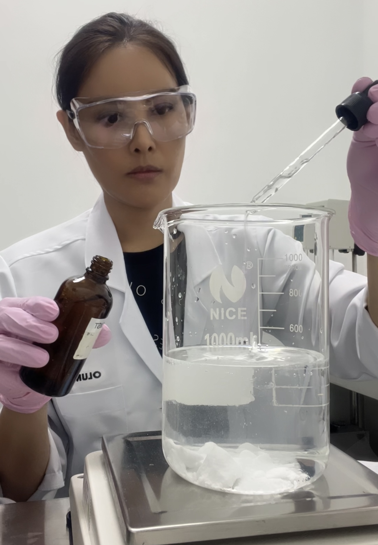 Why The Satin Cream From OLUMES is the Best for Anti Aging