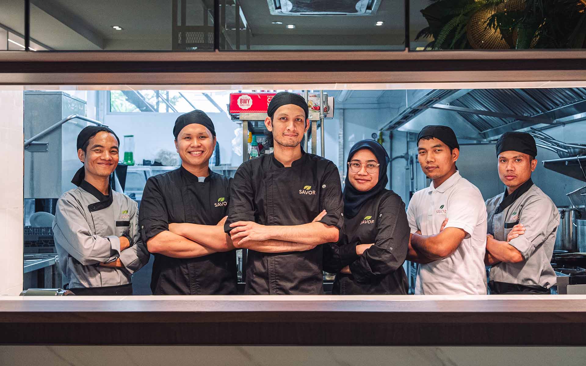 Review: At Savor Restaurant, You Won't Even Notice the Lack of Meat