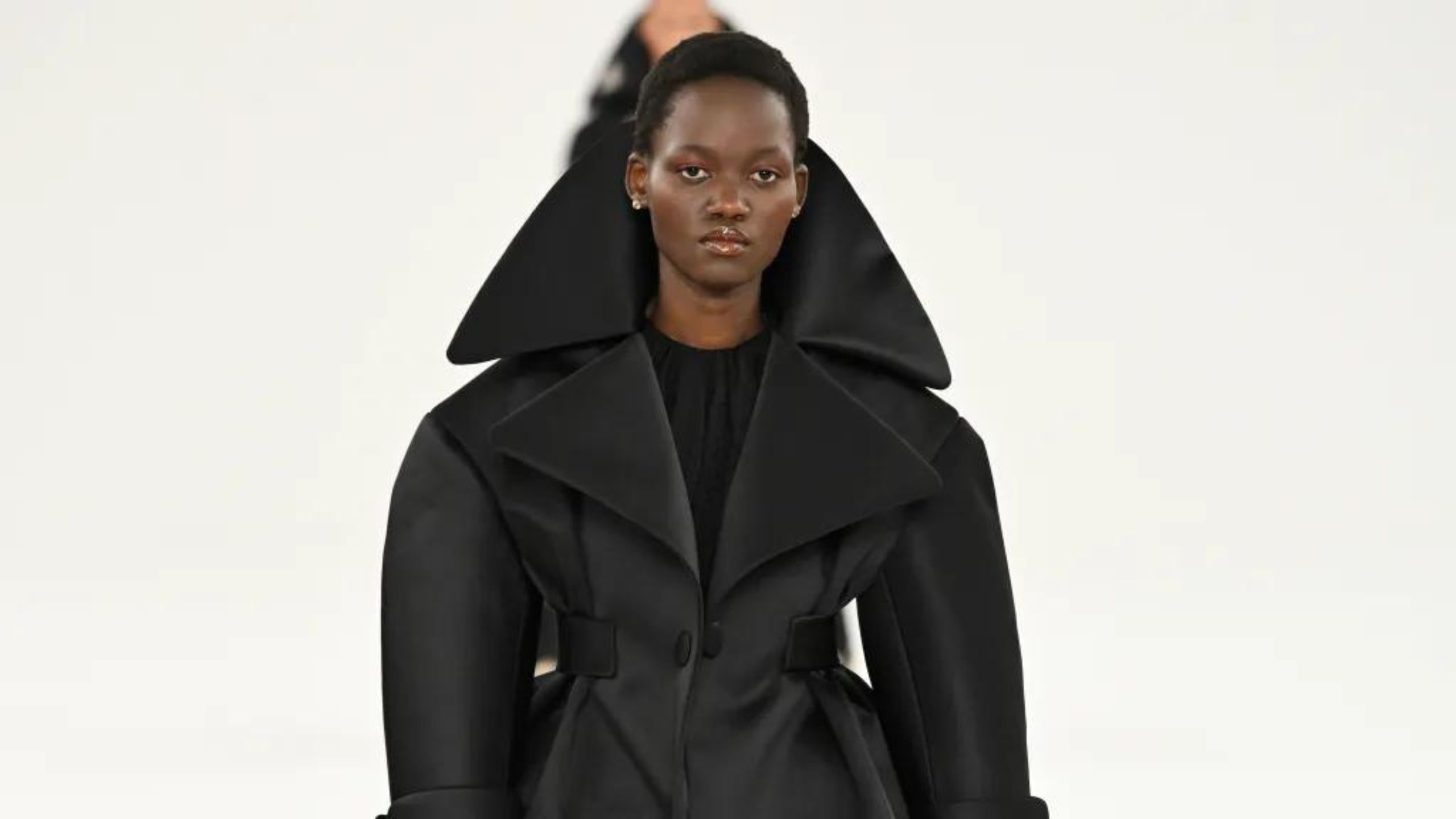 Craft Her To Shreds: Viktor & Rolf Get Crafty For Spring/Summer 2024 ...