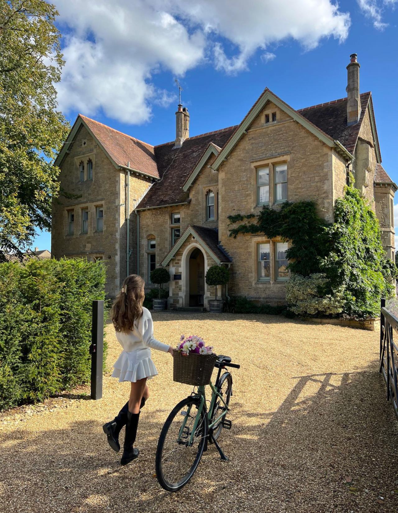 What Is a Garden Girl Trend and Why Is It So Famous?